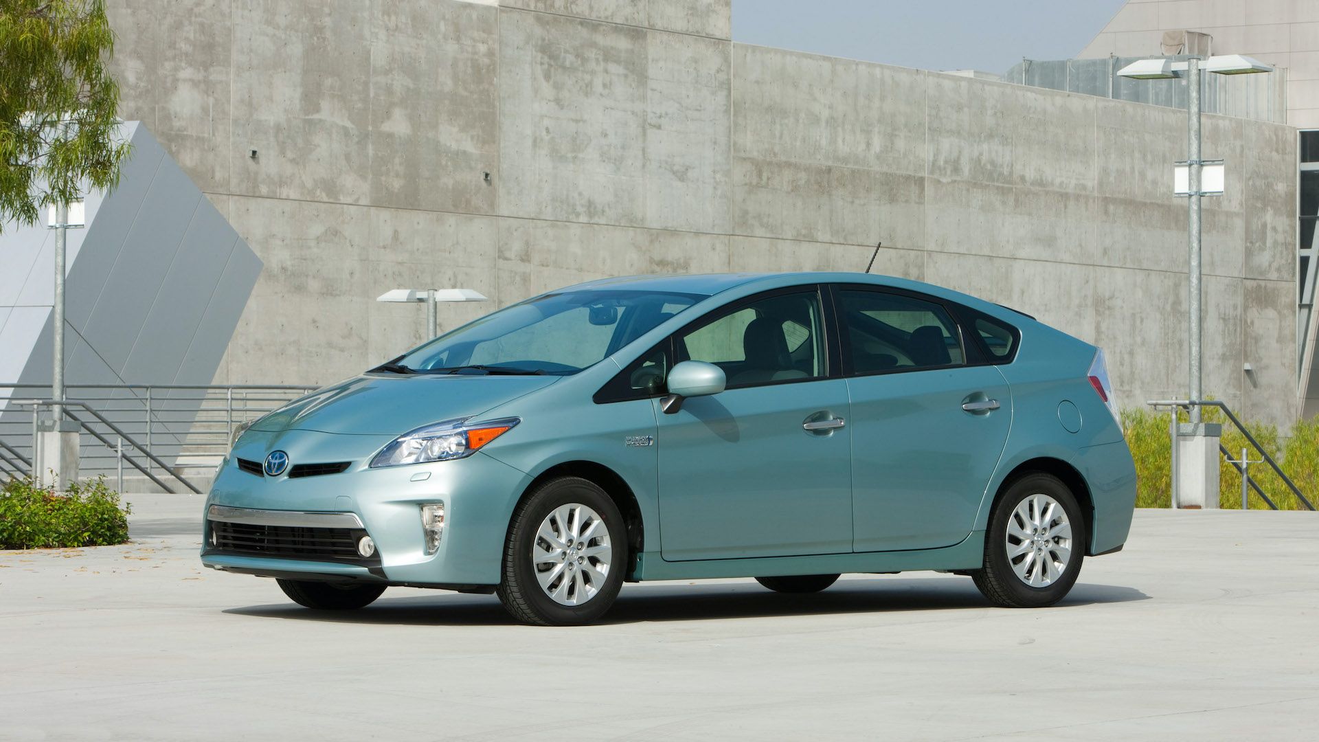 2012 Toyota Prius - Review | CarBuzz
