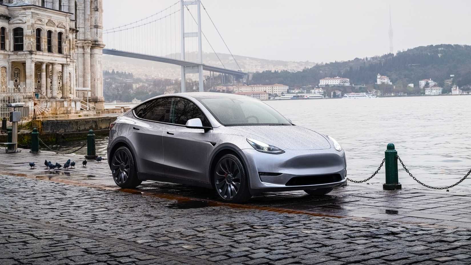 2024 Tesla Model Y Images: interior and Exterior Gallery