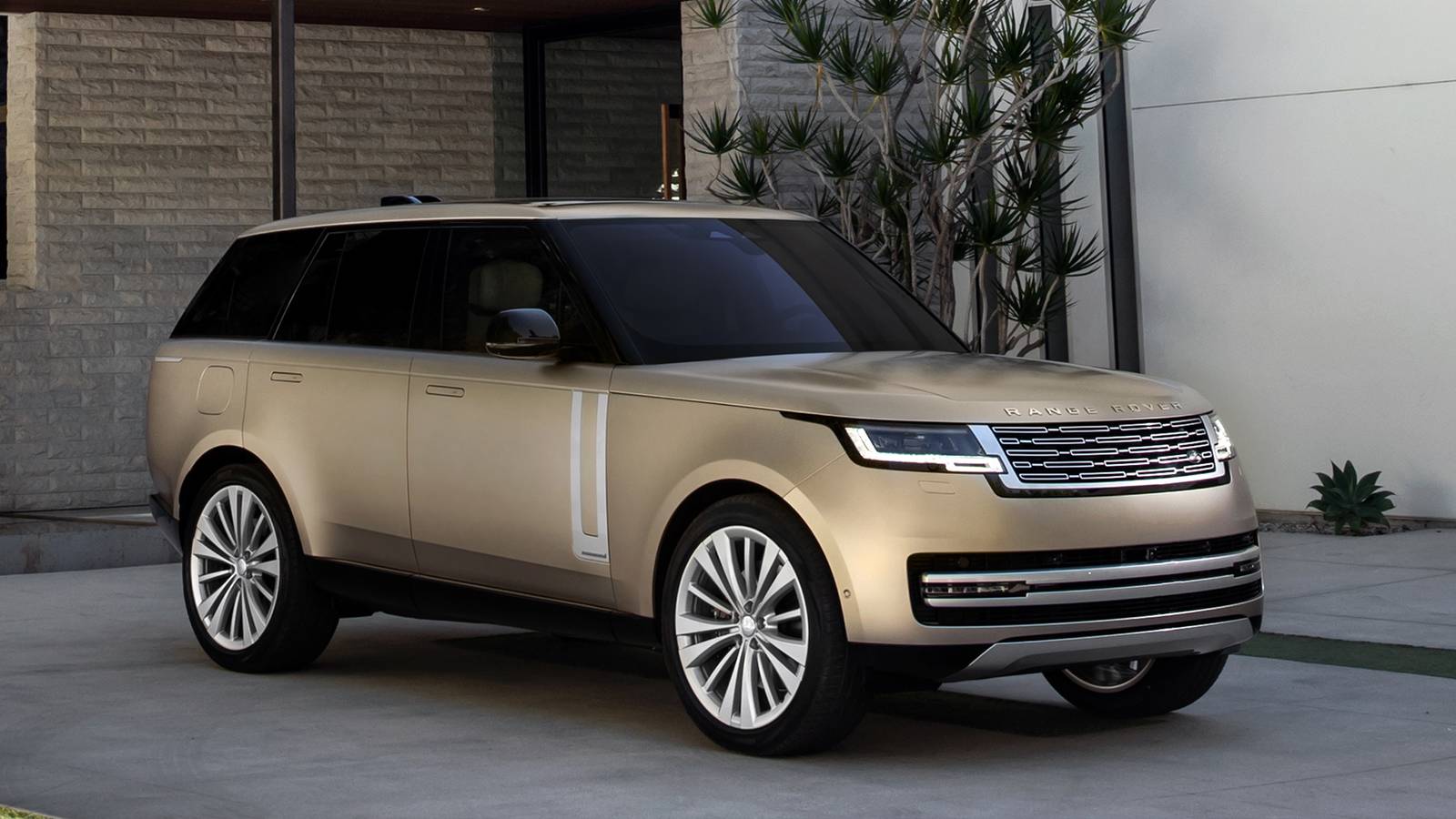 2024 Land Rover Range Rover Images: Interior and Exterior Gallery