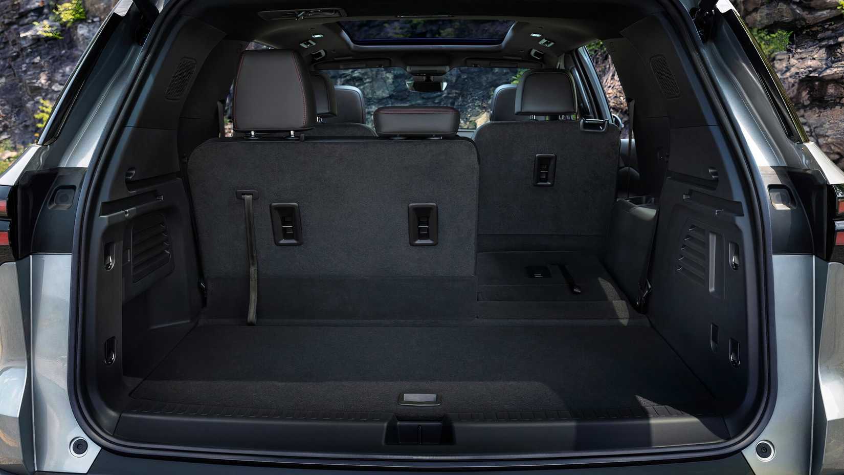 2024 Chevrolet Traverse Images: Interior and Exterior Gallery