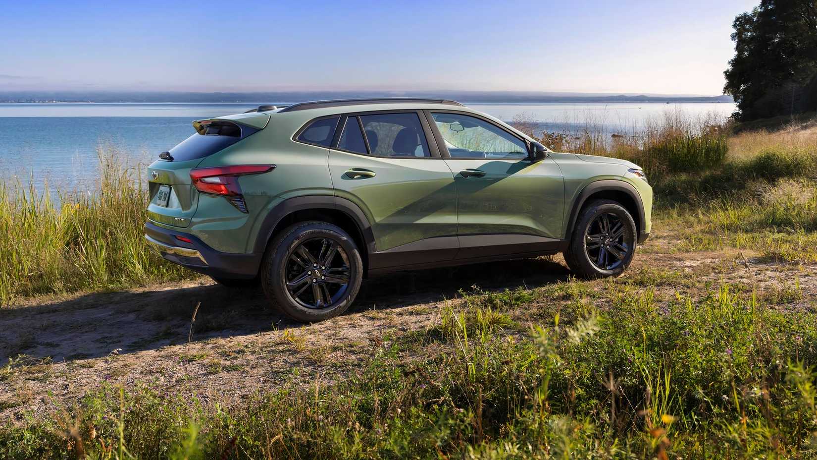 2024 Chevrolet Trax Photo Gallery: Interior and Exterior