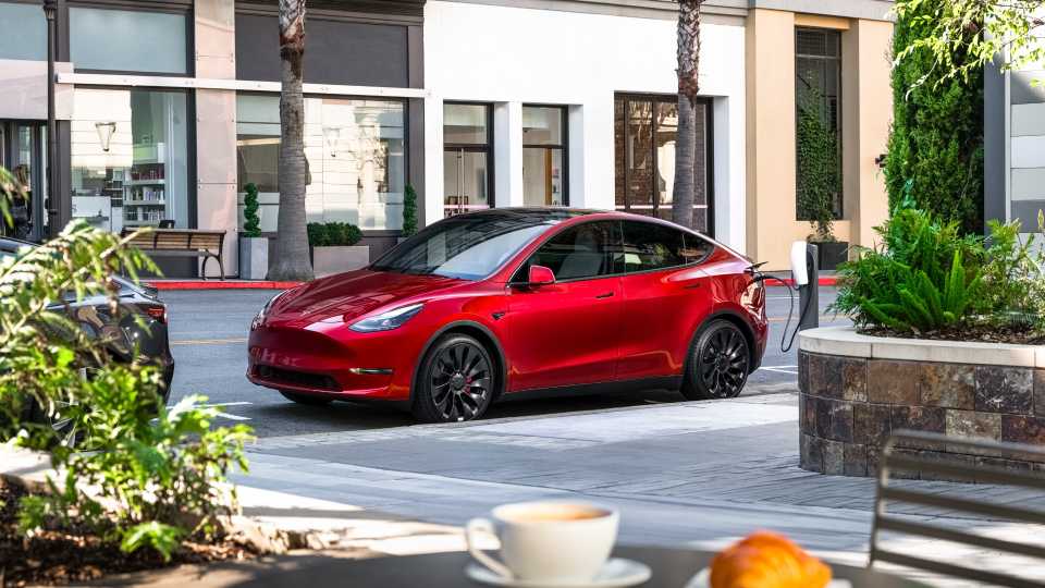 2024 Tesla Model Y Pricing, Photos & Specs