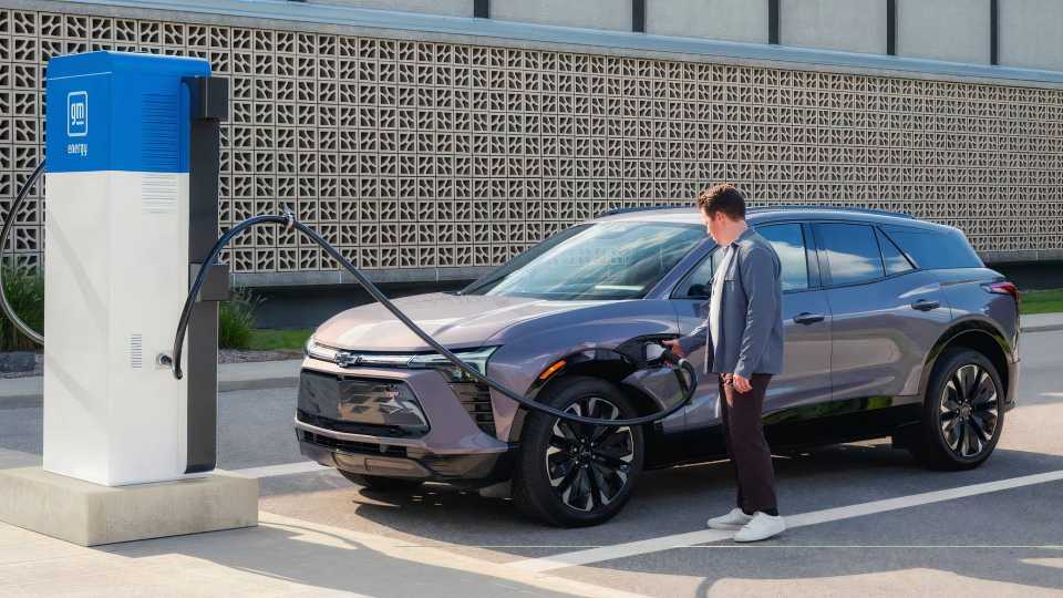 2025 Chevrolet Blazer EV Pricing, Photos & Specs