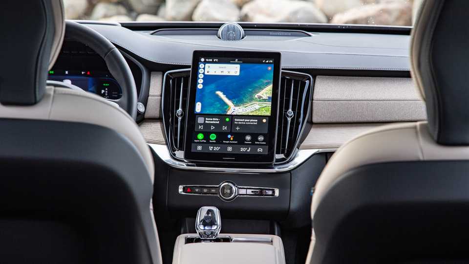 2025 Volvo XC90 Pricing, Photos & Specs