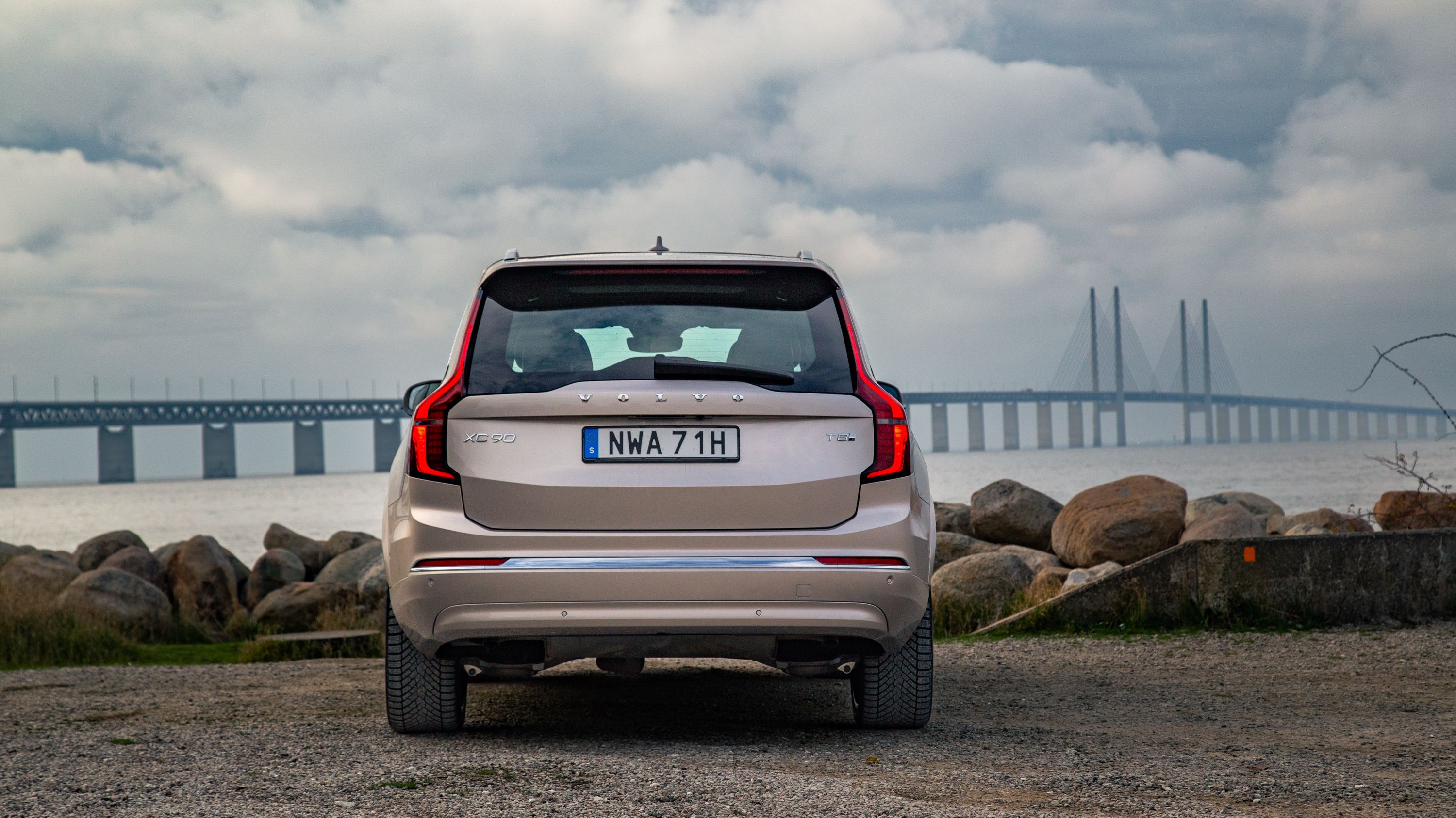 2025 Volvo XC90 Pricing, Photos & Specs