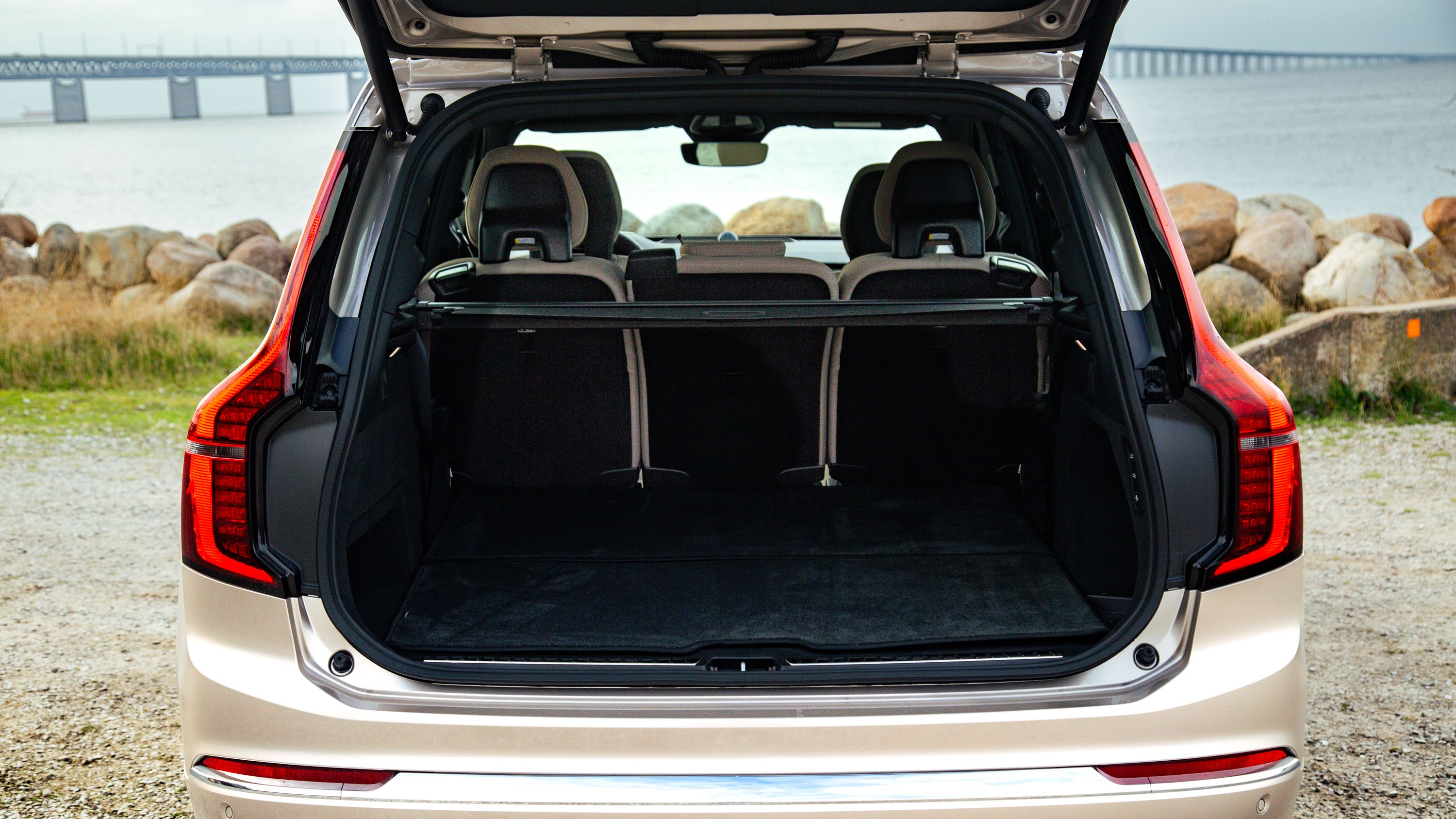 2025 Volvo XC90 Pricing, Photos & Specs