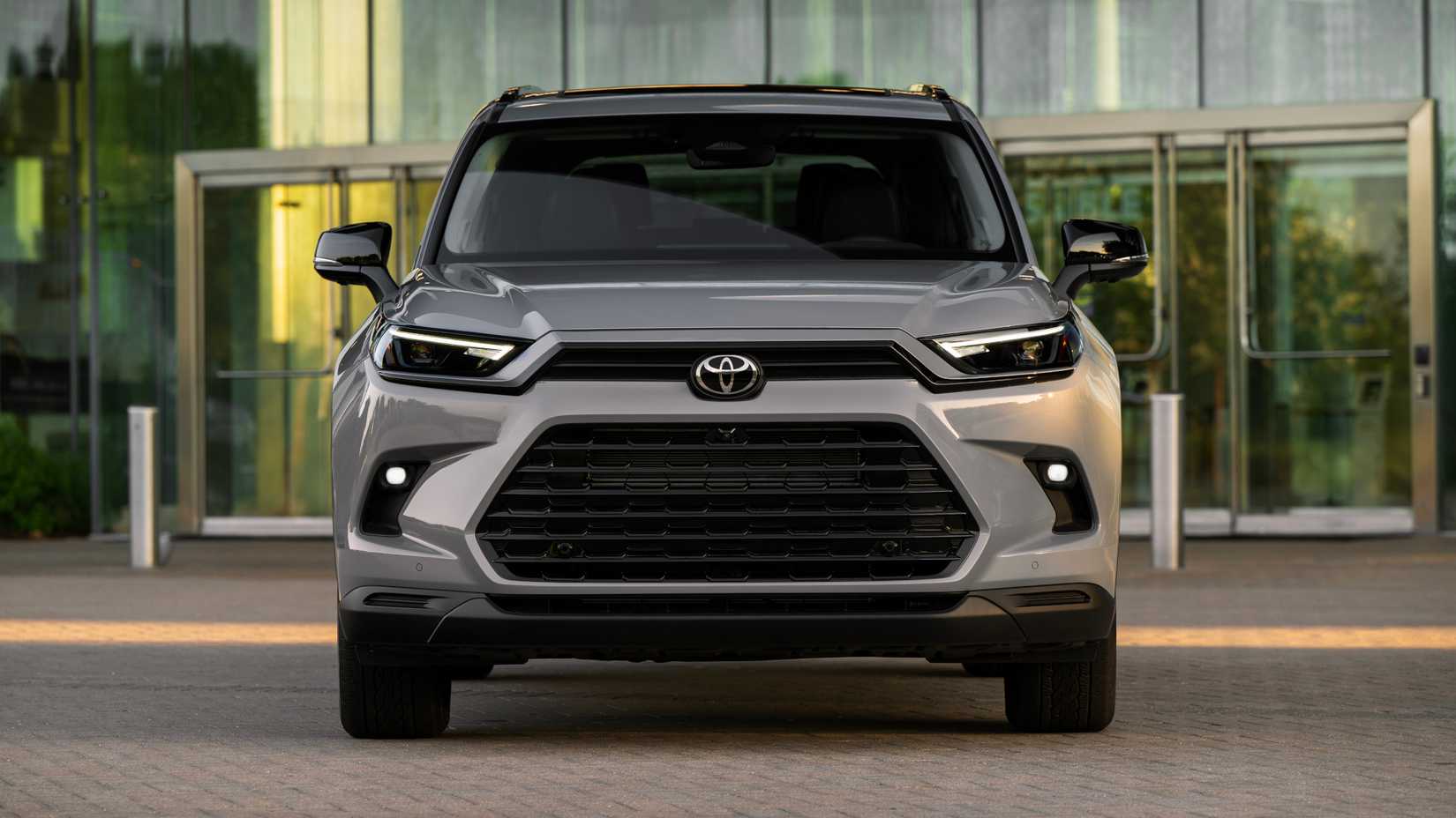 The 3-Row Toyota SUV Outselling The 4Runner In 2026