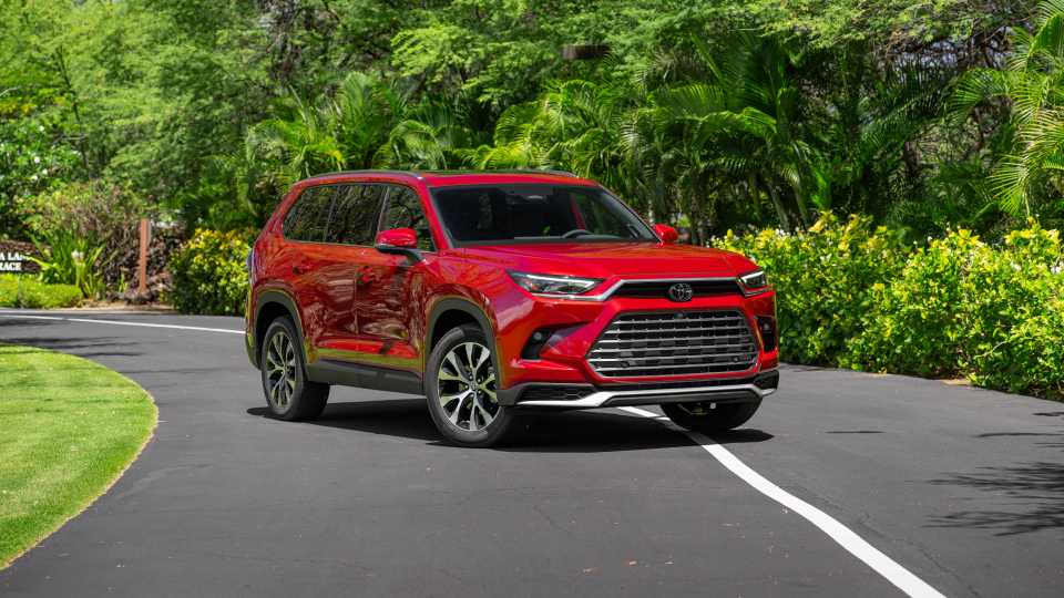 2025 Toyota Grand Highlander Pricing, Photos & Specs