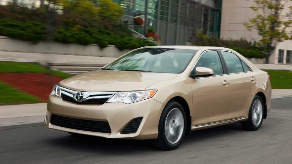 2012 Toyota Camry Pricing, Photos & Specs