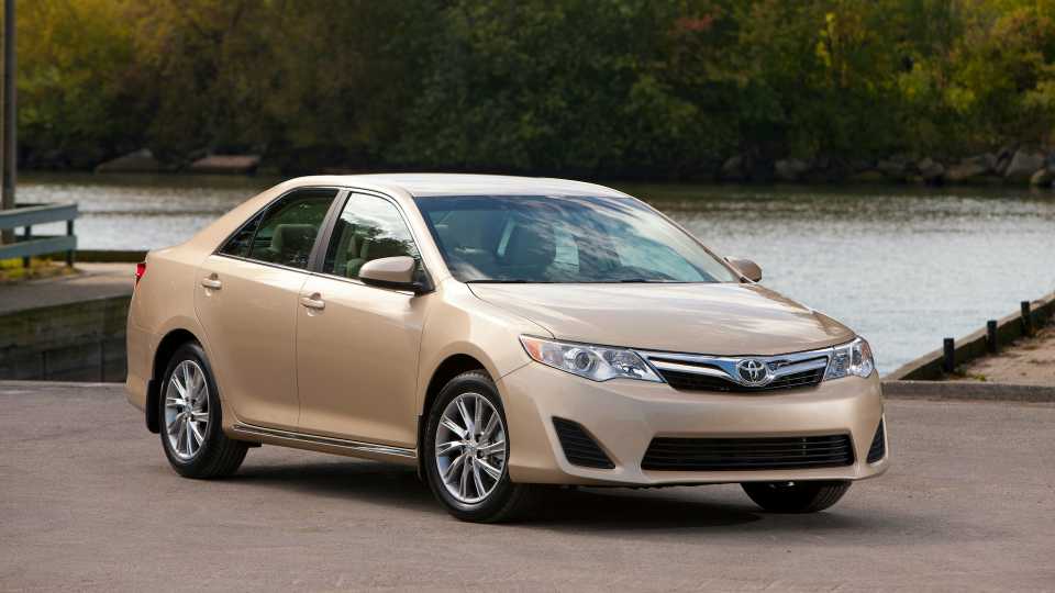 2012 Toyota Camry Pricing, Photos & Specs