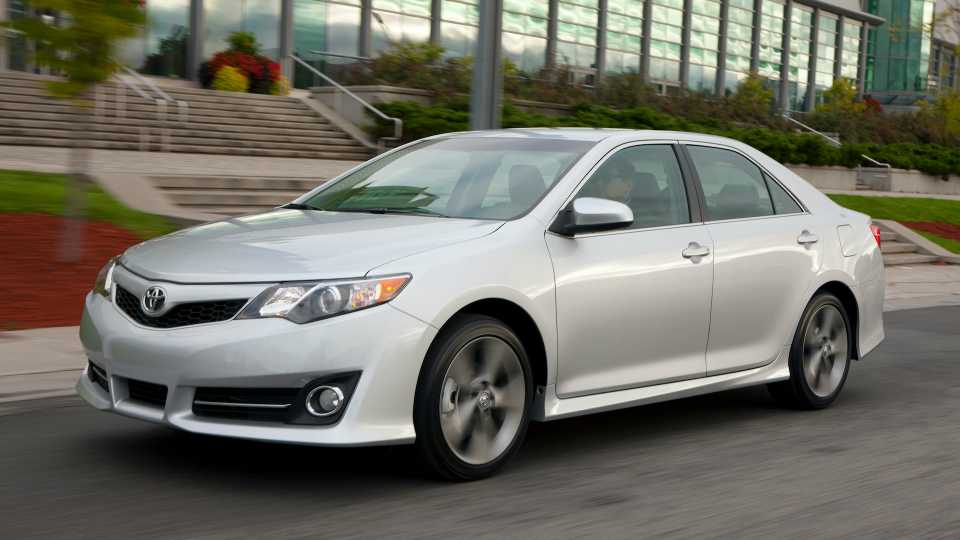 2012 Toyota Camry Pricing, Photos & Specs