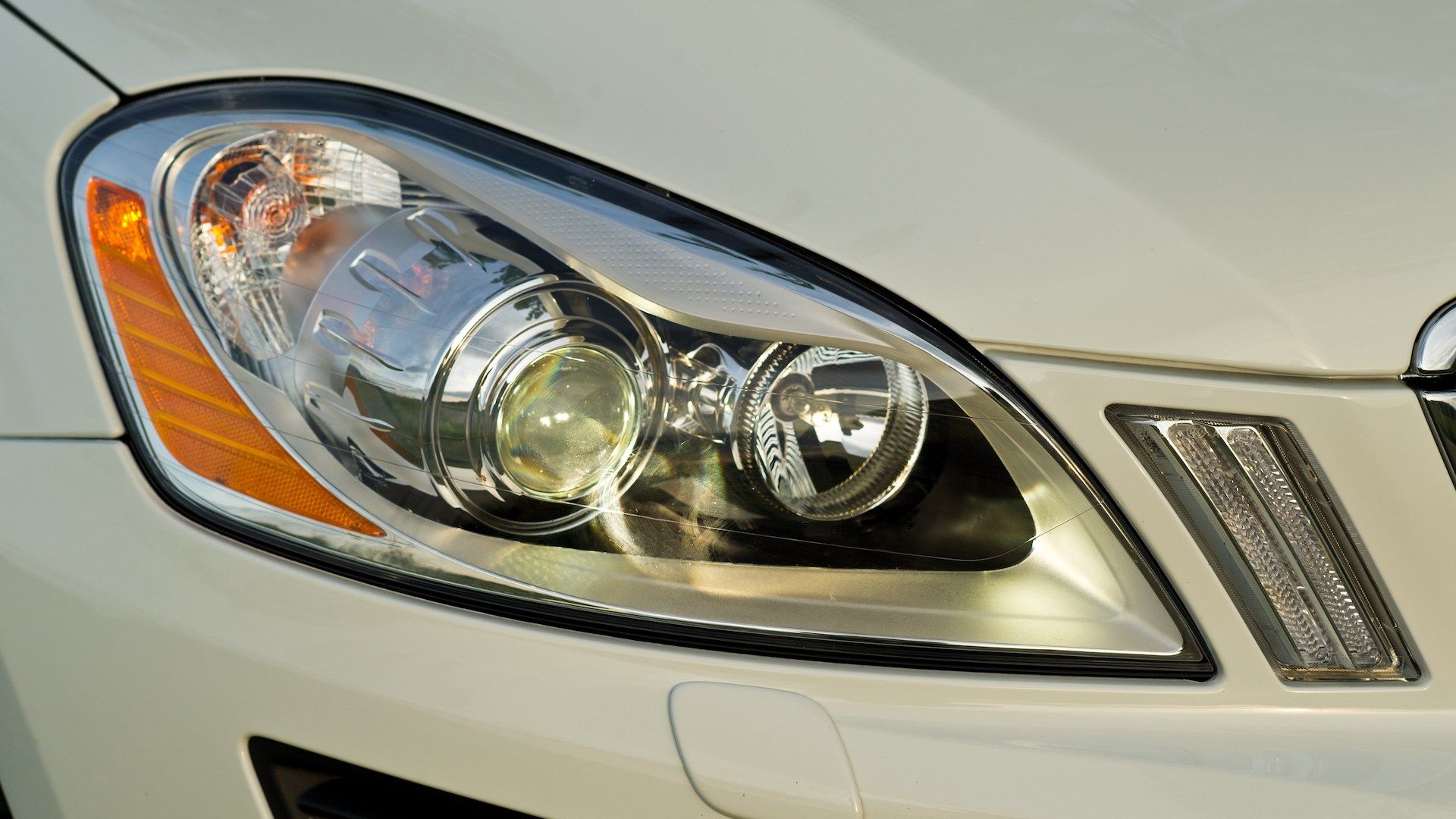2012 Volvo XC60 Pricing, Photos & Specs