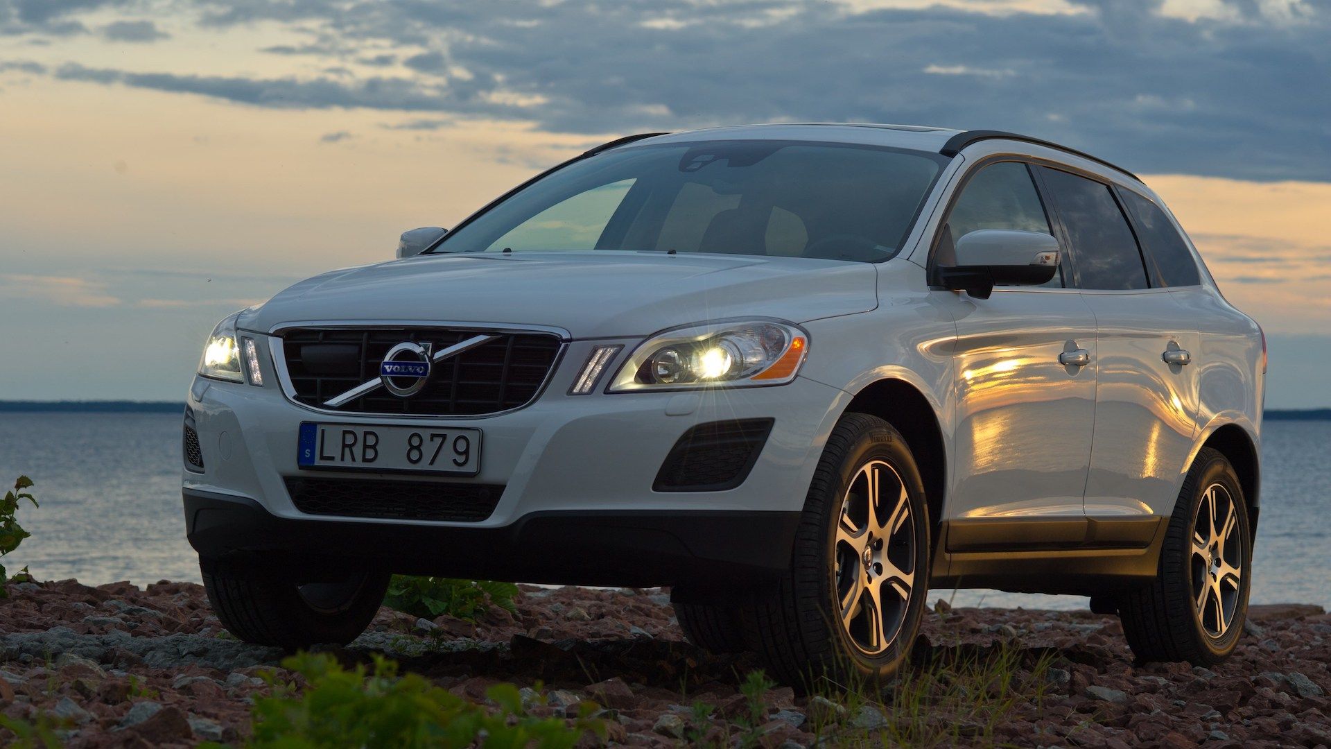 2012 Volvo XC60 Pricing, Photos & Specs
