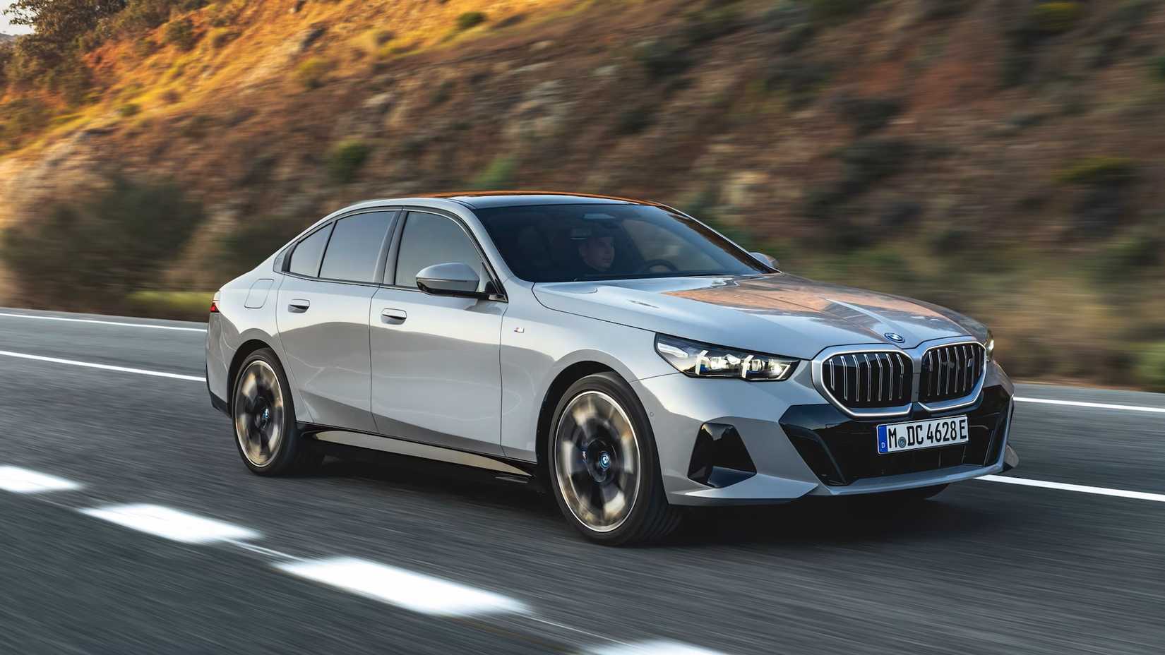 The 10 ICE-Only Cars That Can Go The Longest Distance Between Refuels