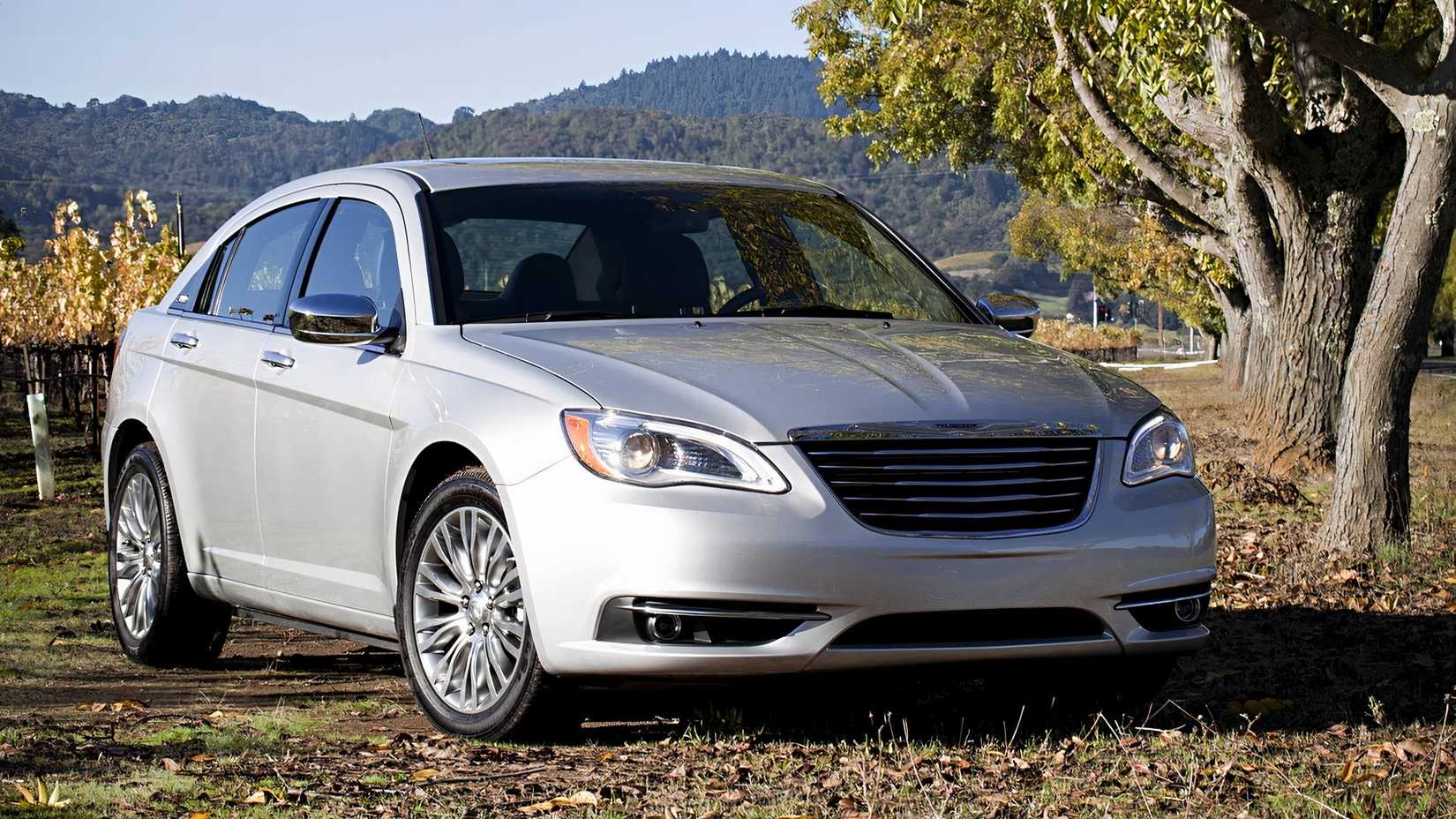 2011 Chrysler 200 Sedan Pricing, Photos & Specs