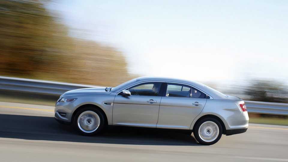 2012 Ford Taurus Pricing, Photos & Specs