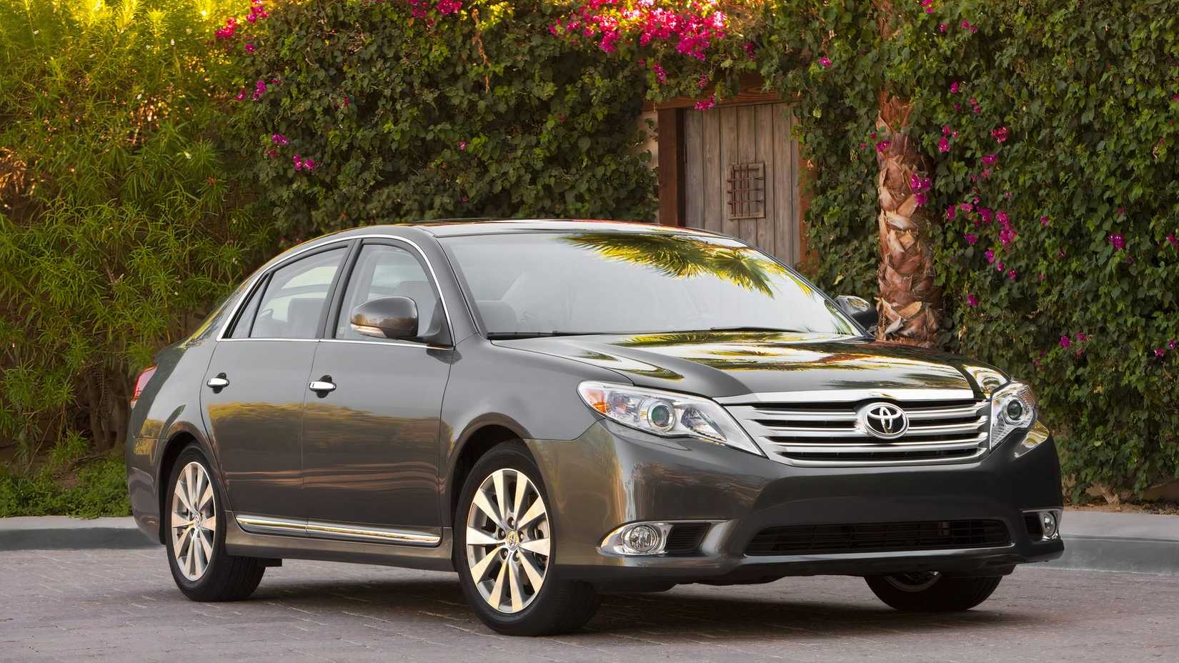 The Third-Generation Toyota Avalon Is The Reliability Hero No One Talks ...