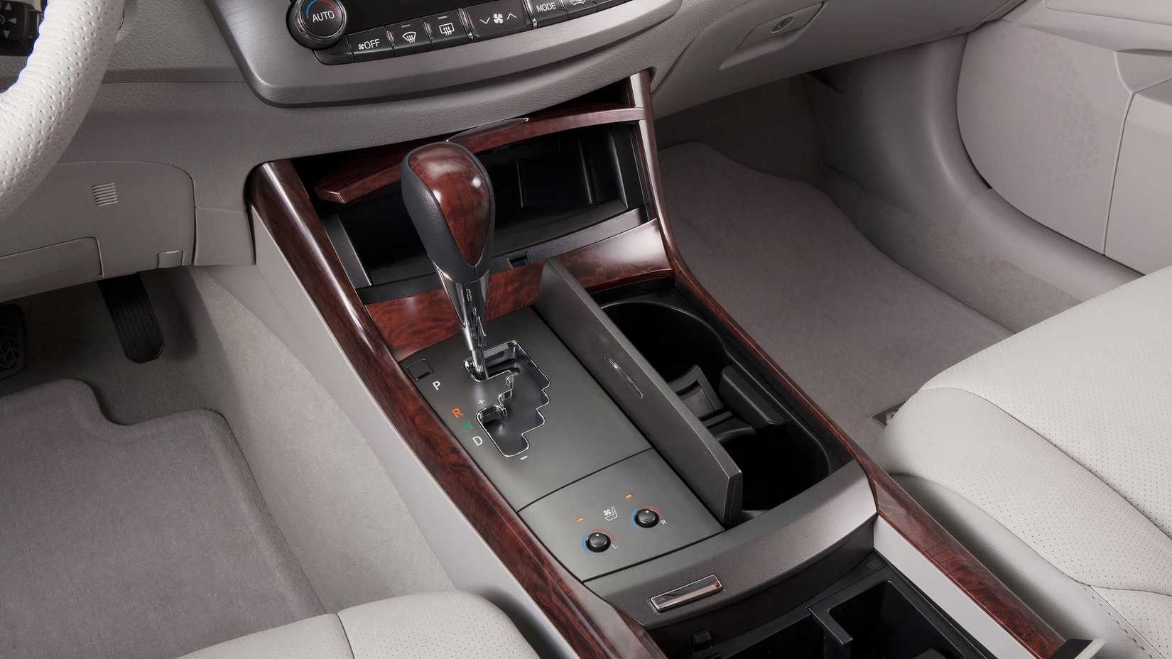 The Third-Generation Toyota Avalon Is The Reliability Hero No One Talks ...