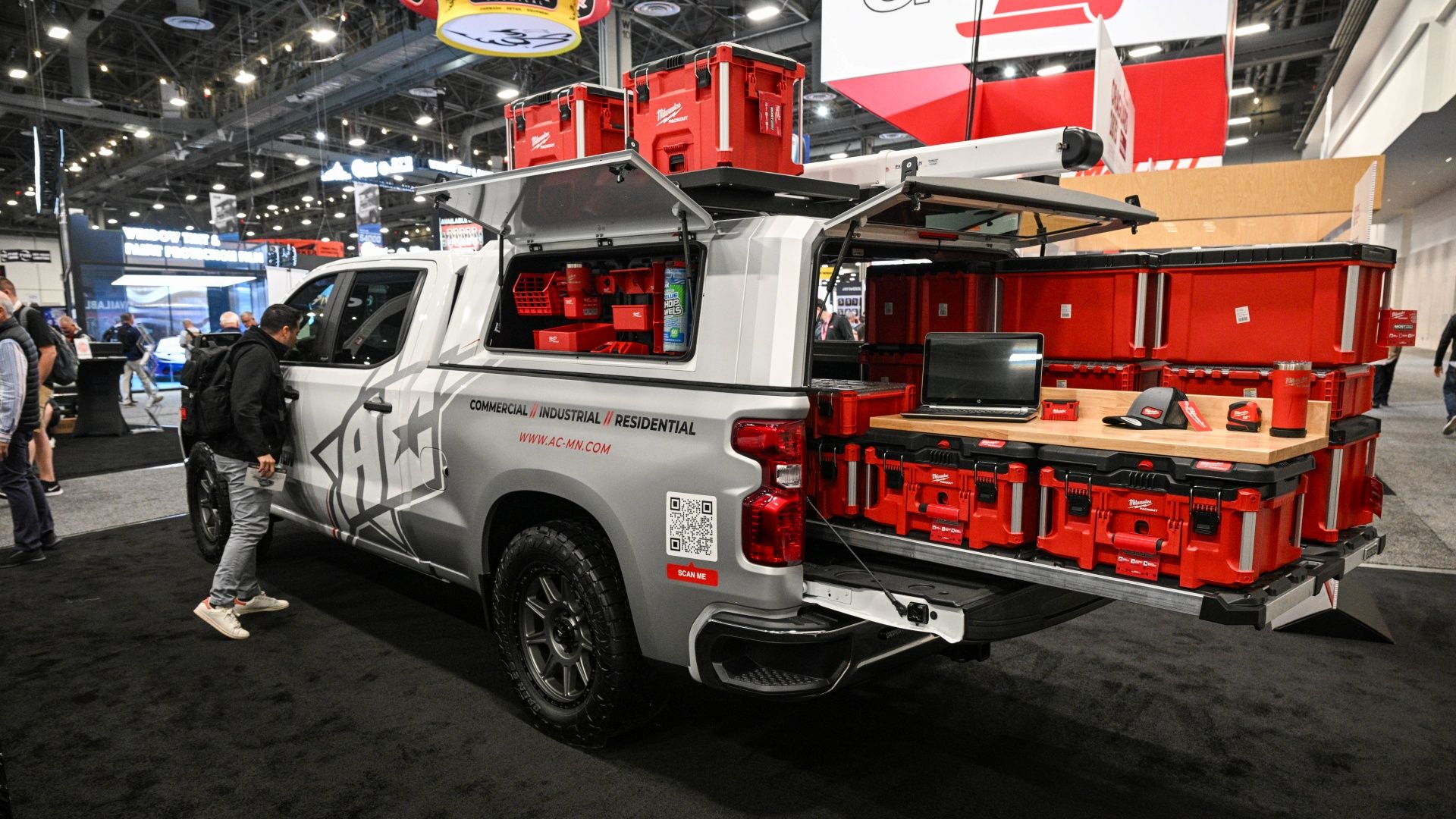 SEMA Won't Give Up On ICE, But Won't Alienate EVs Either