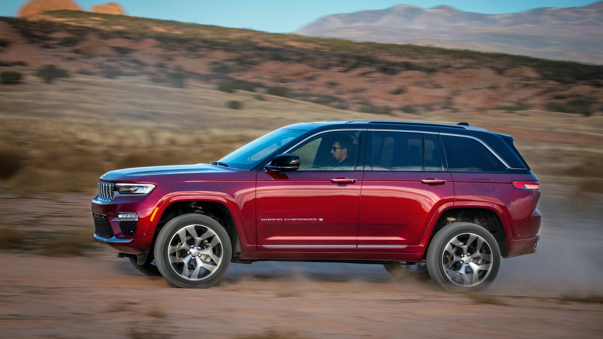 2024 Jeep Grand Cherokee Images: Interior and Exterior Gallery