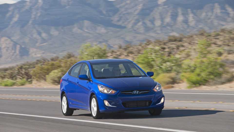 2012 Hyundai Accent Pricing, Photos & Specs