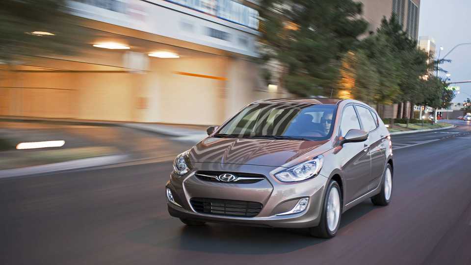 2012 Hyundai Accent Hatchback Pricing, Photos & Specs