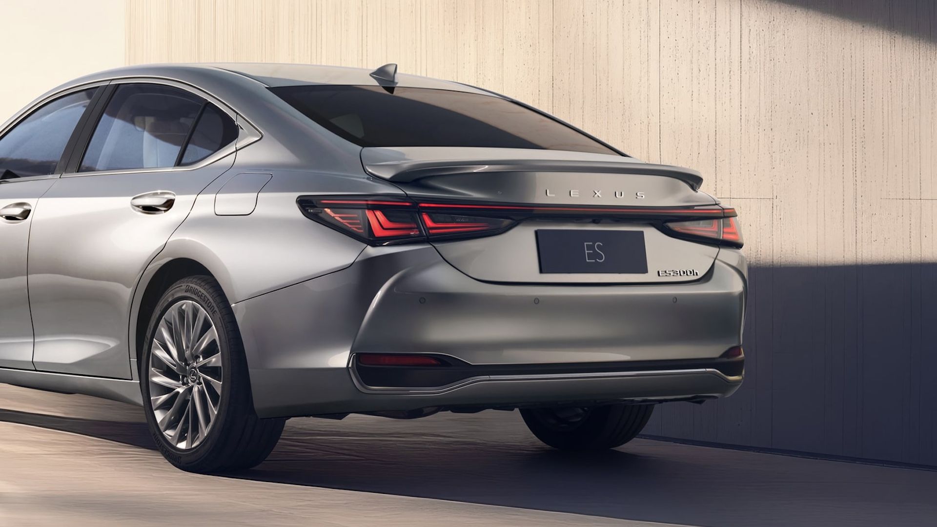 Lexus es 300h facelift 2021 store