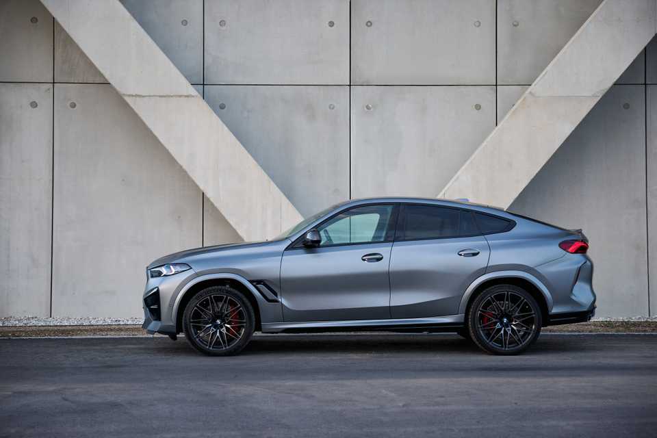 2025 BMW X6 M Pricing, Photos & Specs
