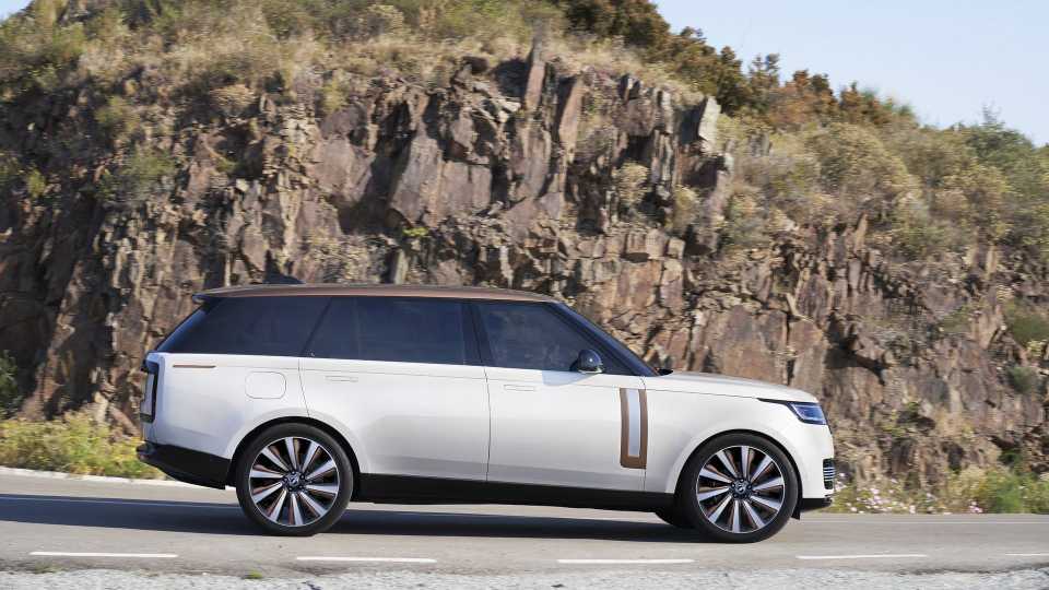 2024 Land Rover Range Rover Images: Interior and Exterior Gallery