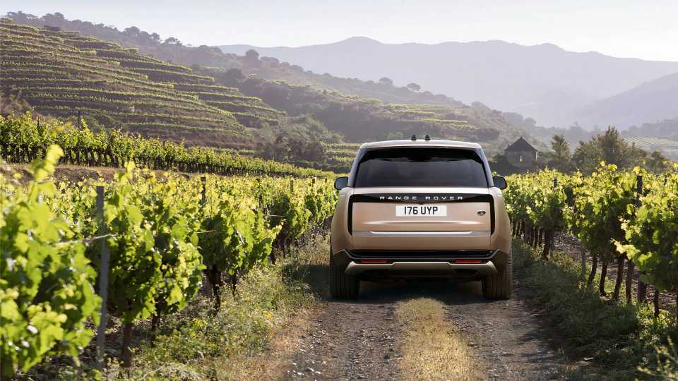 2024 Land Rover Range Rover Images: Interior and Exterior Gallery