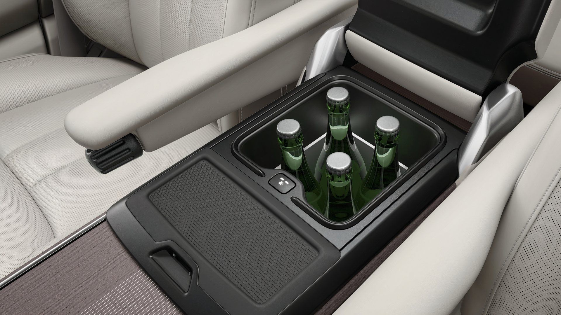 2024 Land Rover Range Rover Images: Interior and Exterior Gallery