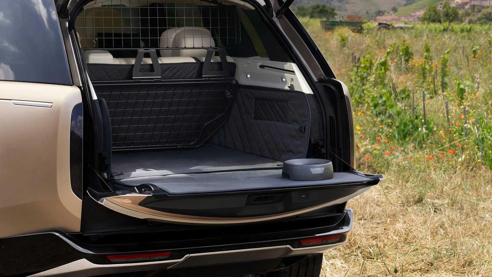 2024 Land Rover Range Rover Images: Interior and Exterior Gallery