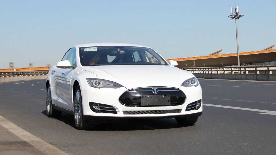 2012 Tesla Model S Pricing, Photos & Specs