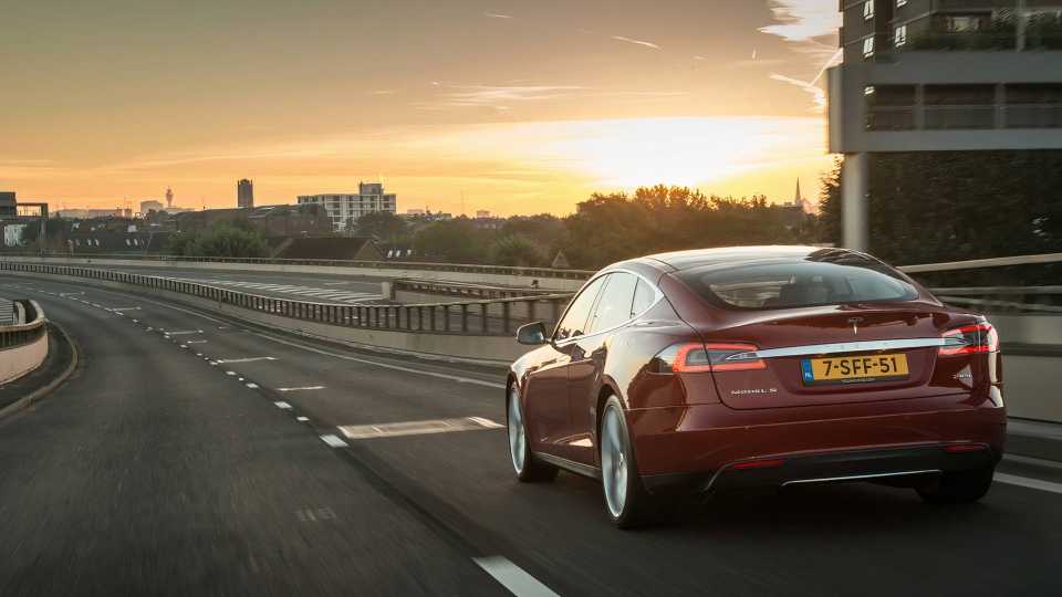 2012 Tesla Model S Pricing, Photos & Specs