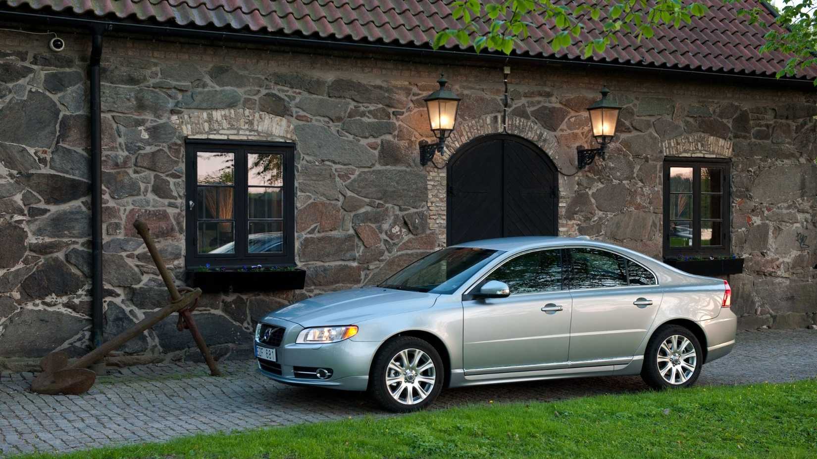 2011 Volvo S80 Pricing, Photos & Specs