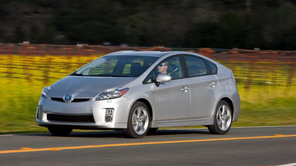 2011 Toyota Prius Pricing, Photos & Specs