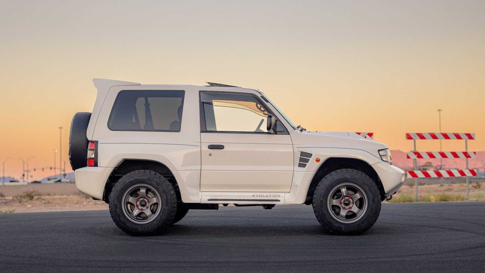 Mitsubishi Pajero Evolution: The Rally-Bred SUV That Dominated Dakar