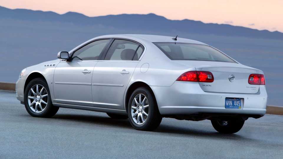 2011 Buick Lucerne Pricing, Photos & Specs