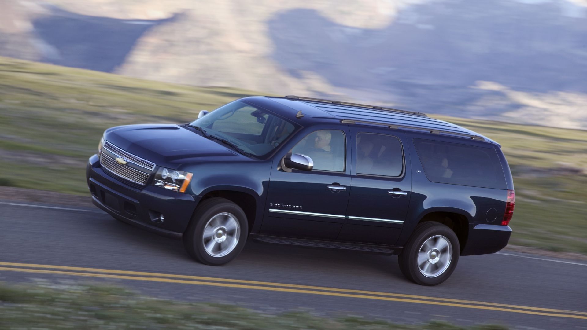 2009 Chevrolet Suburban - Review | CarBuzz