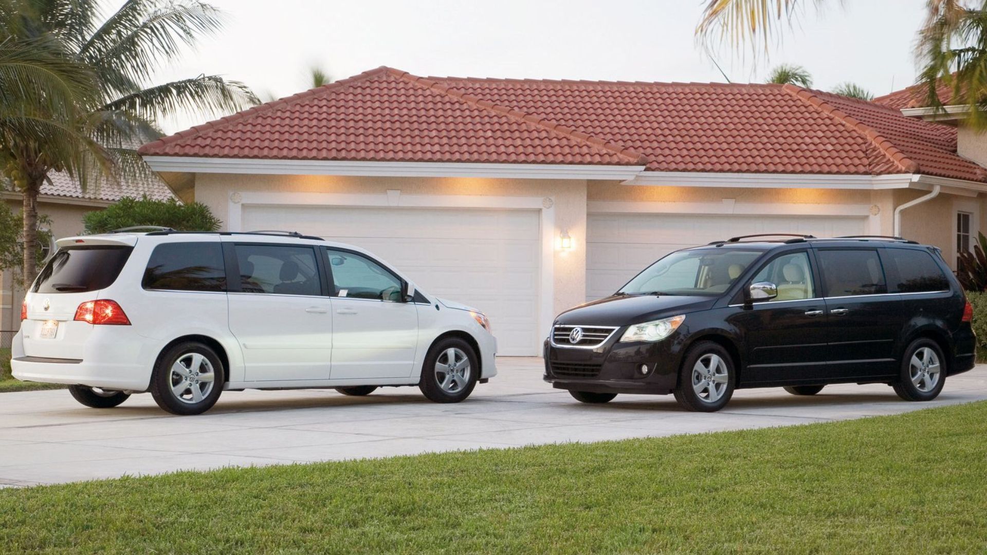 Volkswagen Routan Black