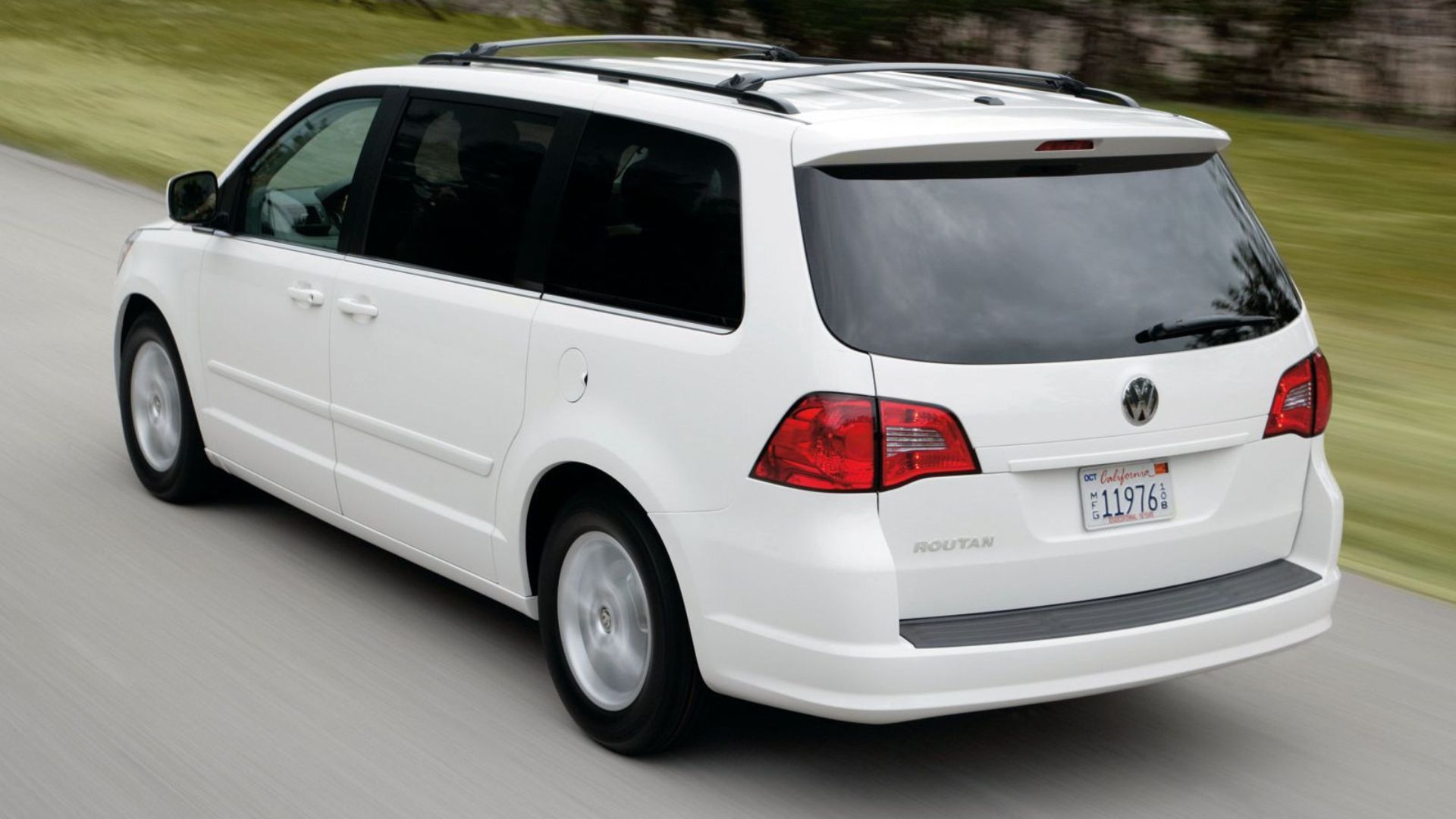 2012 Volkswagen Routan Pricing, Photos & Specs