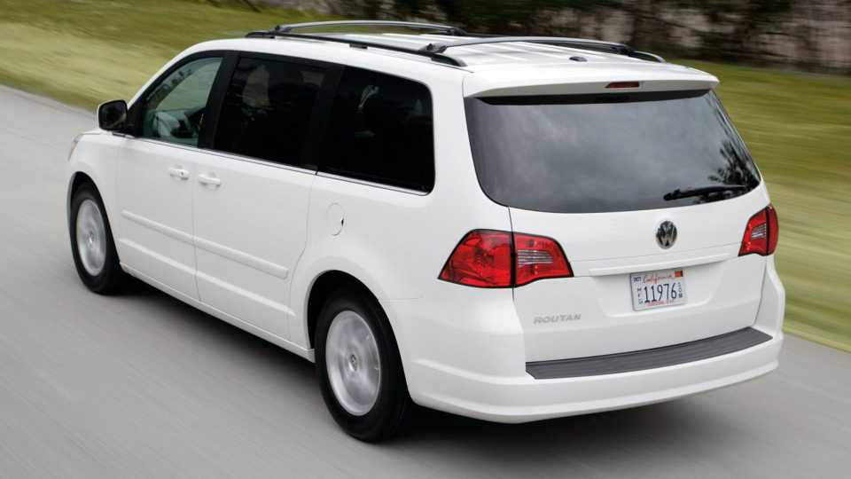 2012 Volkswagen Routan Pricing, Photos & Specs