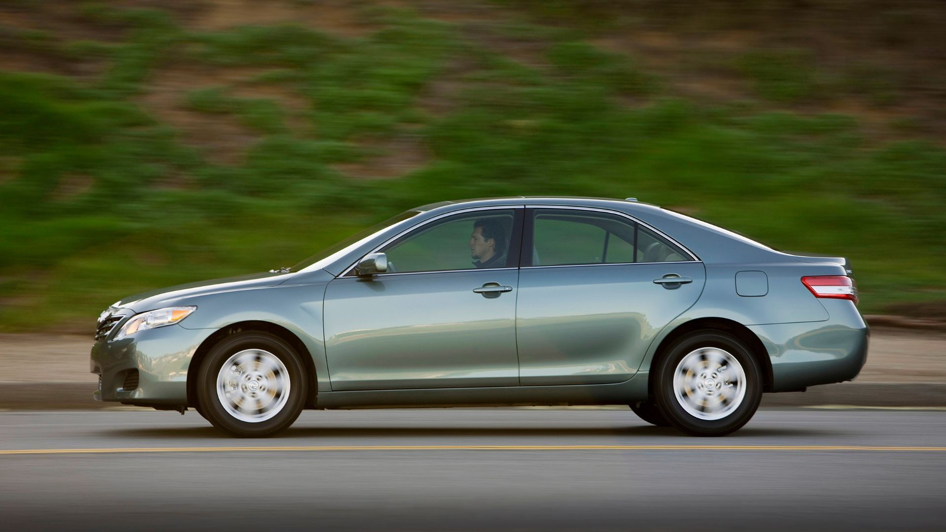 2011 Toyota Camry Pricing, Photos & Specs
