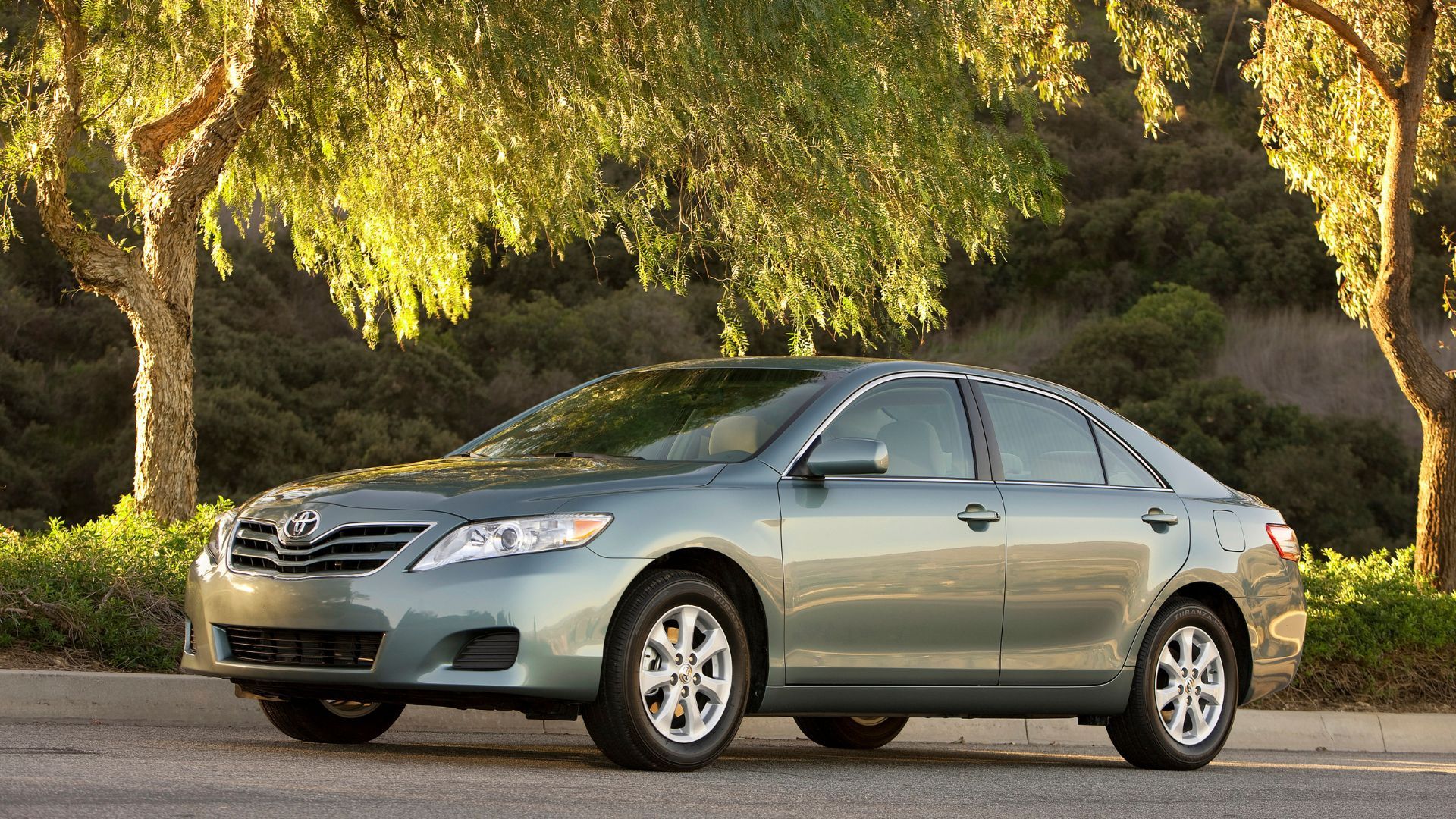 2011 Toyota Camry Pricing, Photos & Specs