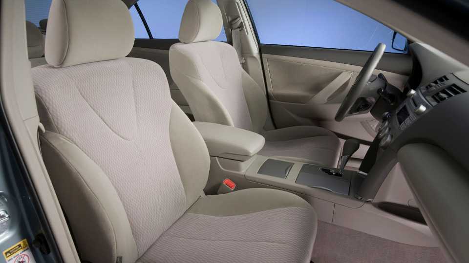 2010 Toyota Camry Pricing, Photos & Specs
