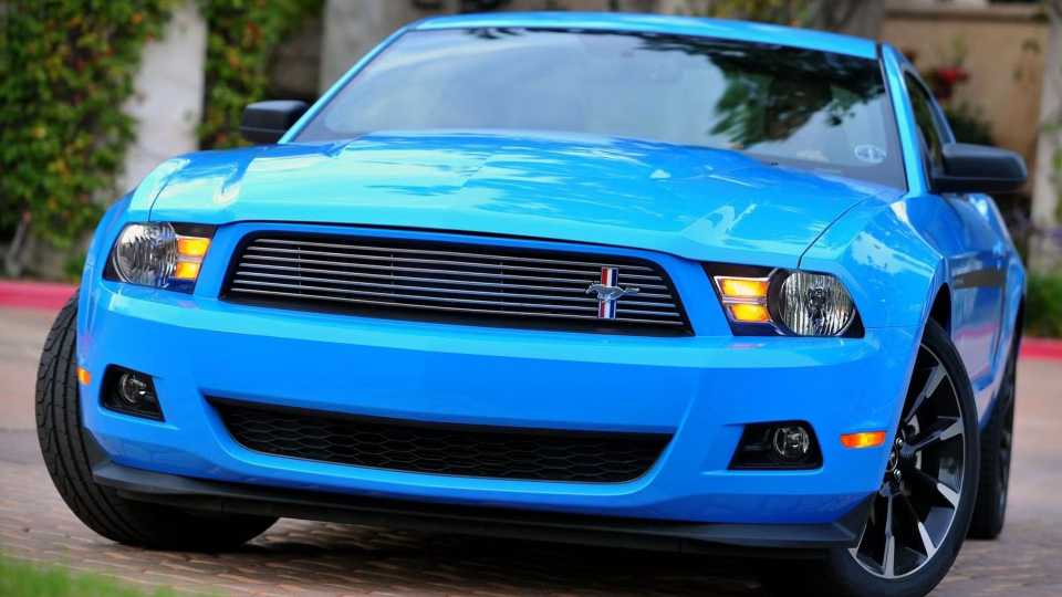 2010 Ford Mustang Coupe Pricing, Photos & Specs