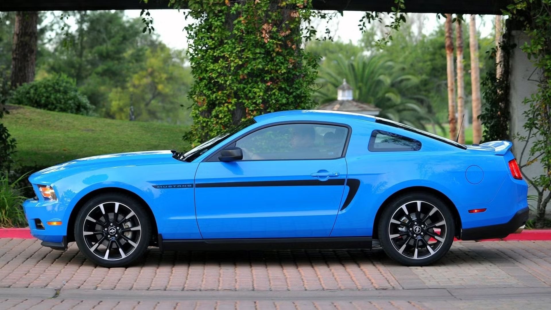 2012 Ford Mustang Coupe Pricing, Photos & Specs