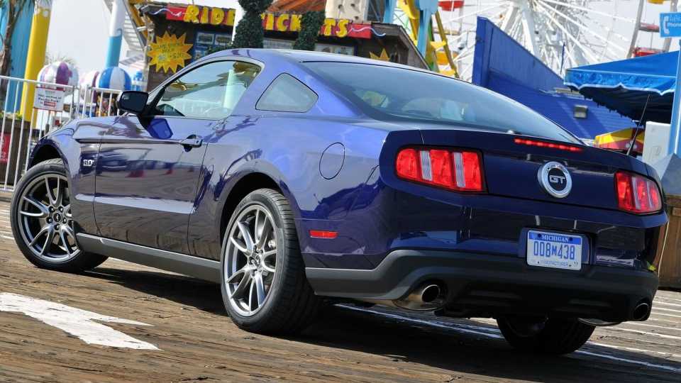2012 Ford Mustang GT Coupe Pricing, Photos & Specs