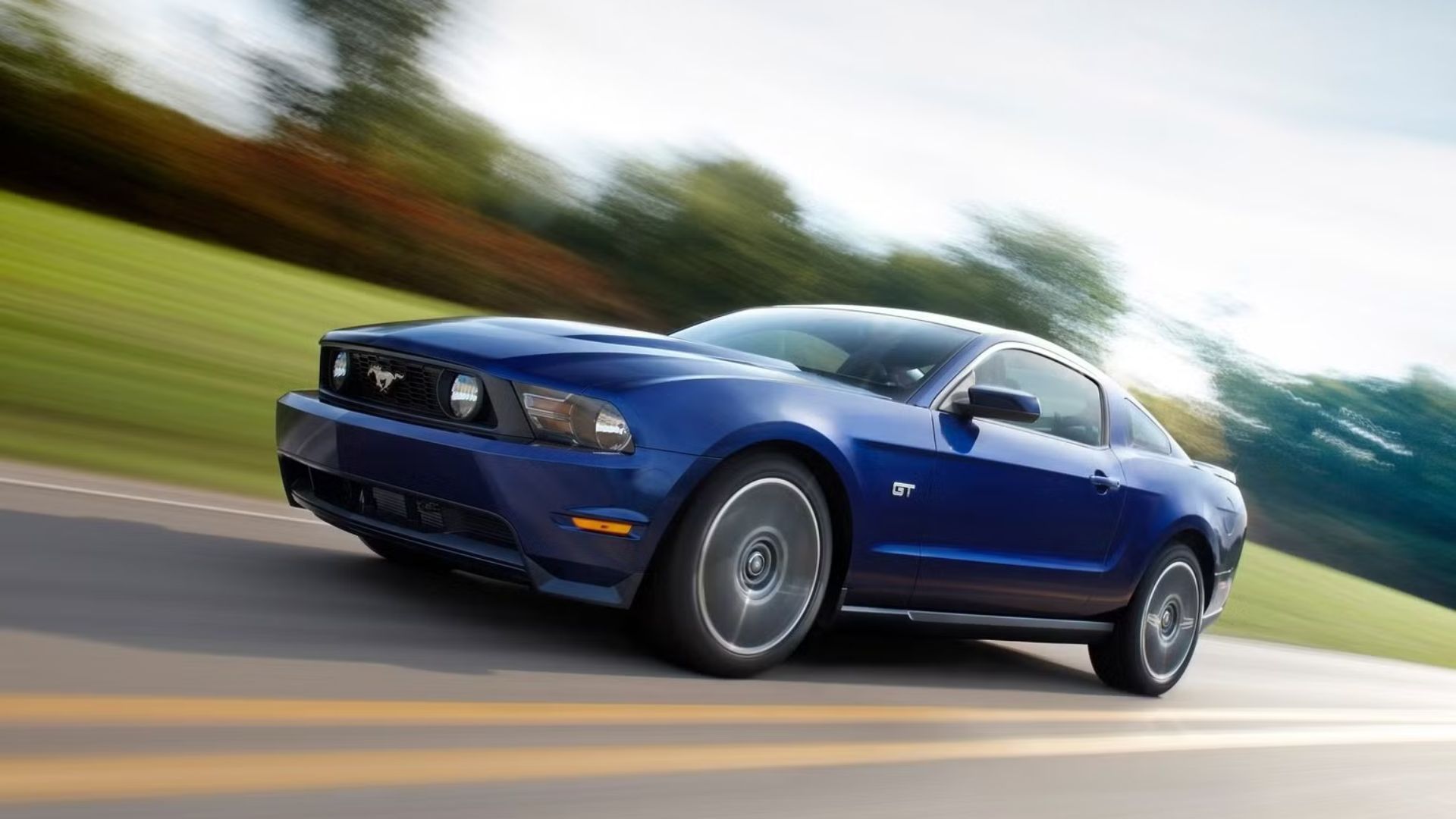 2010 Ford Mustang GT Coupe Pricing, Photos & Specs