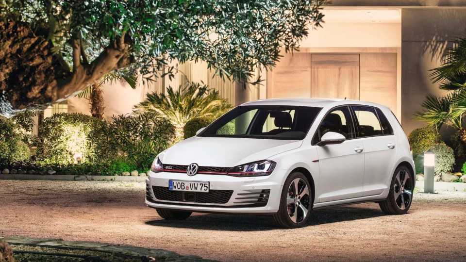 2012 Volkswagen GTI Pricing, Photos & Specs